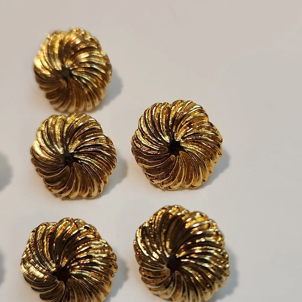Source Unknown | Other | Vintage Goldtone Swirl Replacement Buttons Set ...